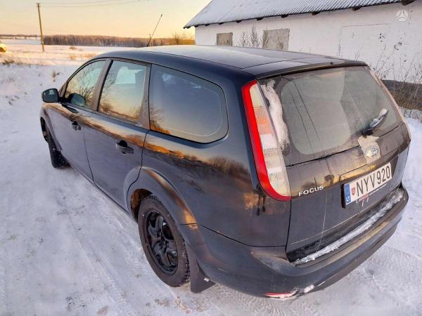Melns Ford Focus 2010 Šauļi, ar dzinēja tilpumu 1.56 L un nobraukumu 320 tūkst. km par 1950 €, foto 3 vietnē AUTOMOTO.COM.LV