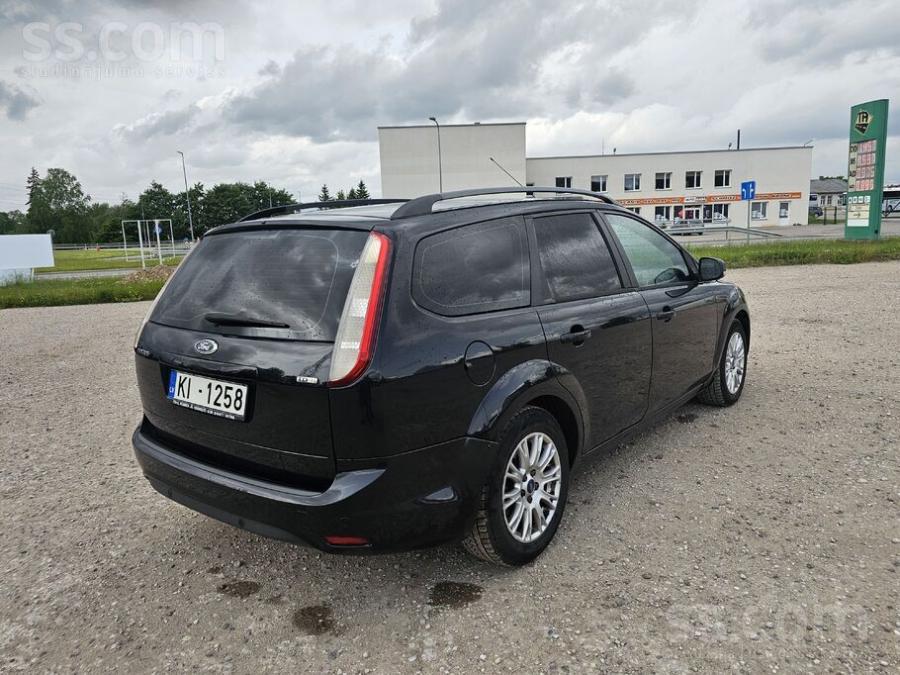 Black Ford Focus 2011 in Talsi, with an engine capacity of 1.60 L and mileage of 0 thousand km for 2100 €, photo 6 on AUTOMOTO.COM.LV