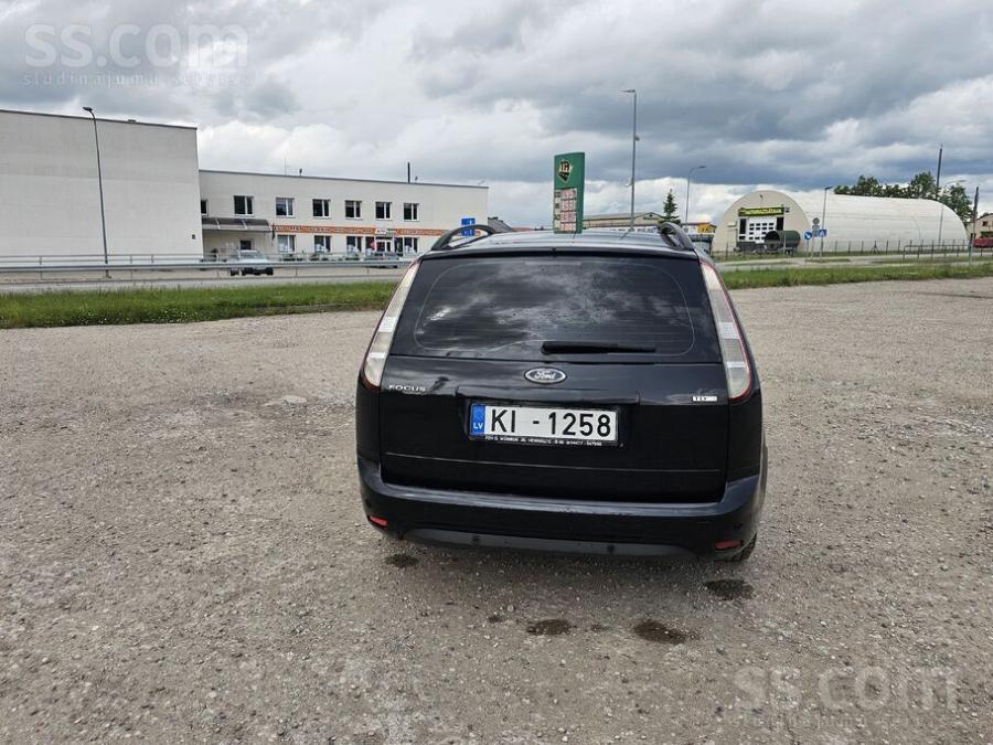 Black Ford Focus 2011 in Talsi, with an engine capacity of 1.60 L and mileage of 0 thousand km for 2100 €, photo 7 on AUTOMOTO.COM.LV