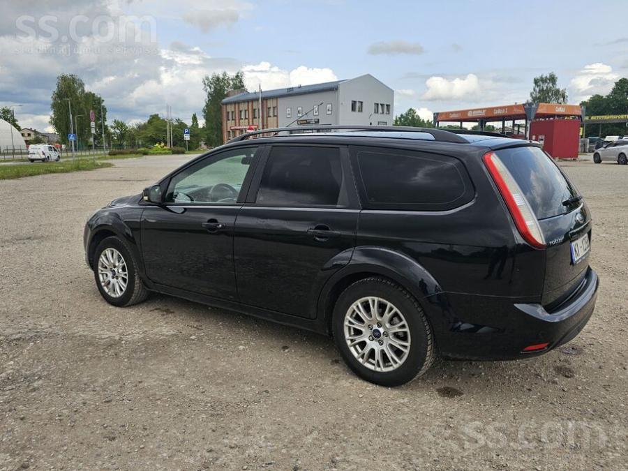 Black Ford Focus 2011 in Talsi, with an engine capacity of 1.60 L and mileage of 0 thousand km for 2100 €, photo 8 on AUTOMOTO.COM.LV