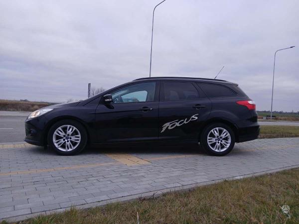 Melns Ford Focus 2011 Marijampole, ar dzinēja tilpumu 1.56 L un nobraukumu 202 tūkst. km par 3050 €, foto 4 vietnē AUTOMOTO.COM.LV