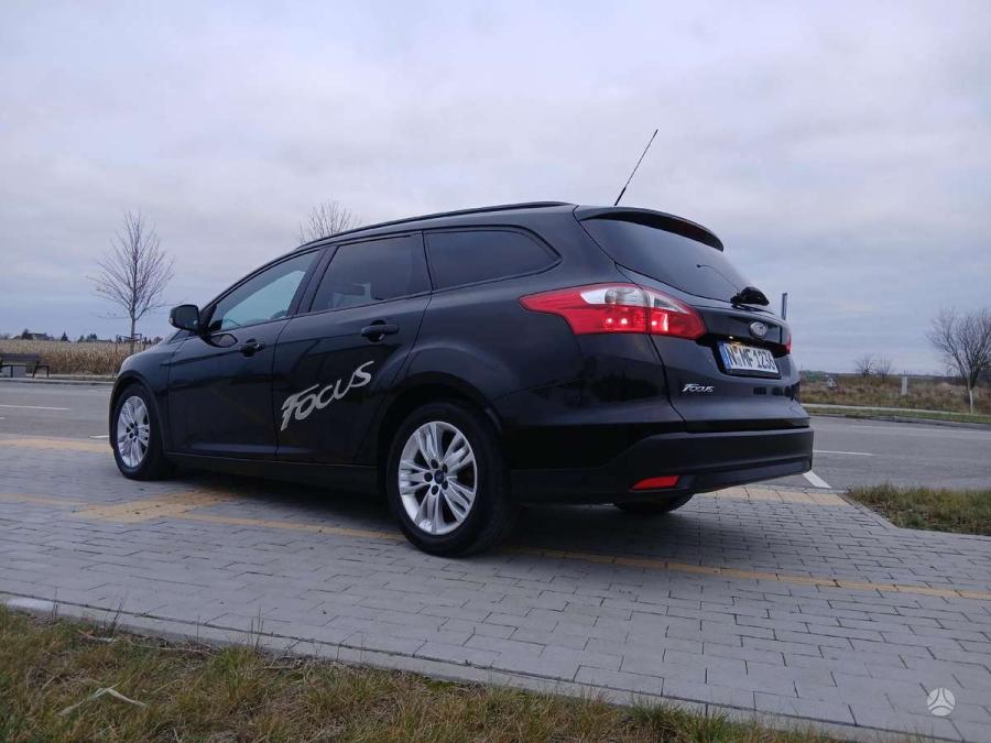 Black Ford Focus 2011 in Marijampole, with an engine capacity of 1.56 L and mileage of 202 thousand km for 3050 €, photo 6 on AUTOMOTO.COM.LV