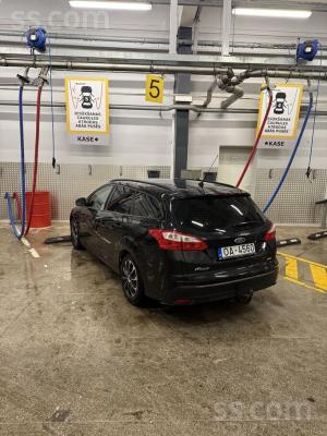 Black Ford Focus 2011 in Bauska, with an engine capacity of 1.60 L and mileage of 260 thousand km for 3450 €, photo 3 on AUTOMOTO.COM.LV