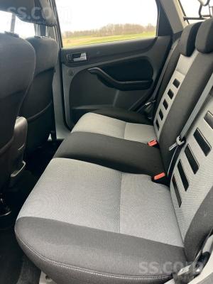 Melns Ford Focus 2011 Talsi, ar dzinēja tilpumu 1.60 L un nobraukumu 177 tūkst. km par 4999 €, foto 13 vietnē AUTOMOTO.COM.LV