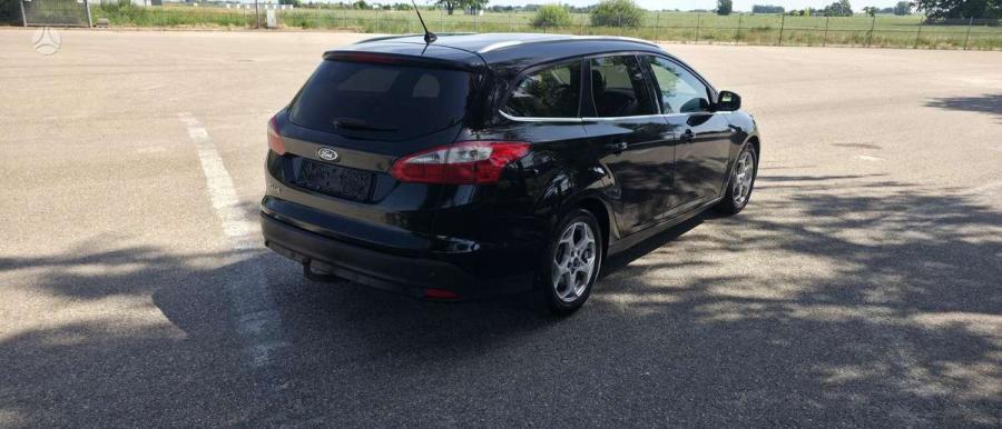 Melns Ford Focus 2011 Marijampole, ar dzinēja tilpumu 1.56 L un nobraukumu 230 tūkst. km par 3200 €, foto 5 vietnē AUTOMOTO.COM.LV