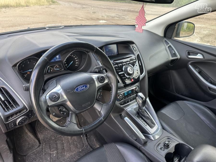Black Ford Focus 2011 in Vilnius, with an engine capacity of 2.00 L and mileage of 269 thousand km for 1250 €, photo 8 on AUTOMOTO.COM.LV