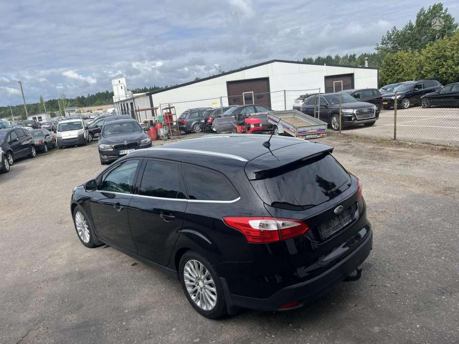 Black Ford Focus 2011 in Utena, with an engine capacity of 1.60 L and mileage of 132 thousand km for 3900 €, photo 3 on AUTOMOTO.COM.LV