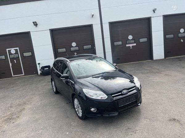 Melns Ford Focus 2011 Utena, ar dzinēja tilpumu 1.60 L un nobraukumu 132 tūkst. km par 3900 €, foto 3 vietnē AUTOMOTO.COM.LV