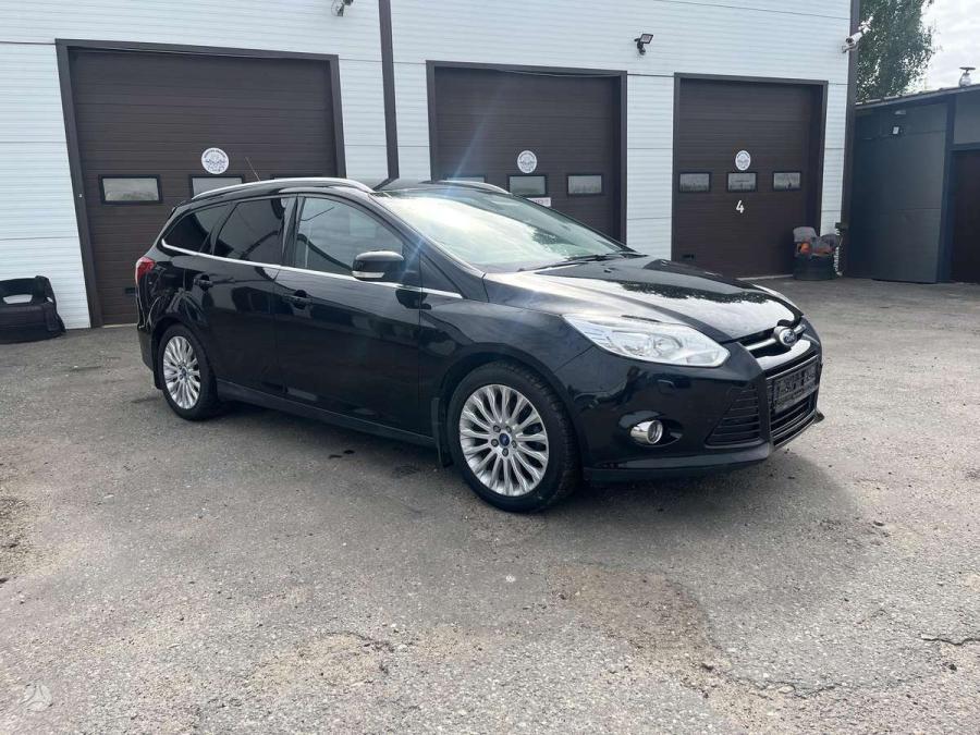 Black Ford Focus 2011 in Utena, with an engine capacity of 1.60 L and mileage of 132 thousand km for 3900 €, photo 5 on AUTOMOTO.COM.LV