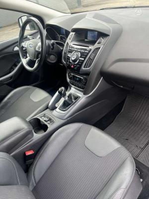 Black Ford Focus 2011 in Utena, with an engine capacity of 1.60 L and mileage of 132 thousand km for 3900 €, photo 13 on AUTOMOTO.COM.LV