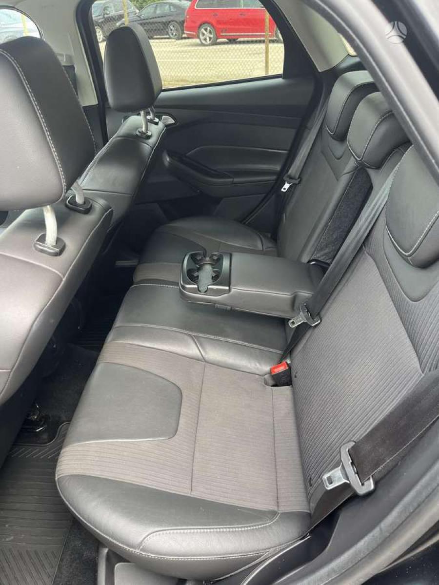 Black Ford Focus 2011 in Utena, with an engine capacity of 1.60 L and mileage of 132 thousand km for 3900 €, photo 16 on AUTOMOTO.COM.LV