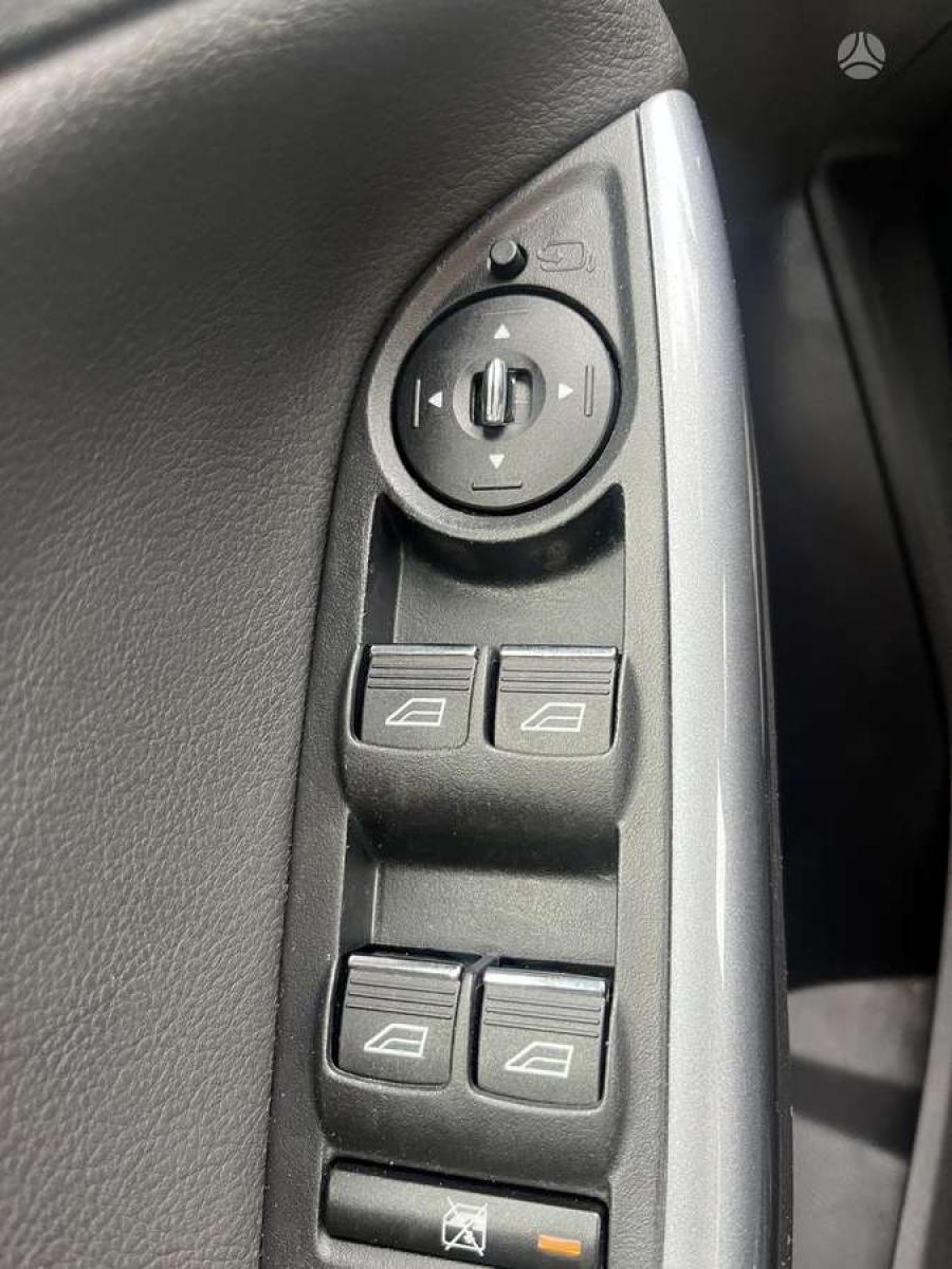 Black Ford Focus 2011 in Utena, with an engine capacity of 1.60 L and mileage of 132 thousand km for 3900 €, photo 19 on AUTOMOTO.COM.LV