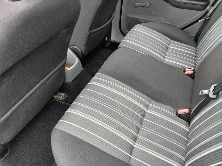 Melns Ford Focus 2011 Alīta, ar dzinēja tilpumu 1.56 L un nobraukumu 194 tūkst. km par 2300 €, foto 5 vietnē AUTOMOTO.COM.LV