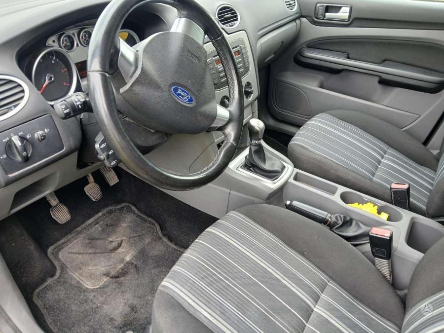 Melns Ford Focus 2011 Alīta, ar dzinēja tilpumu 1.56 L un nobraukumu 194 tūkst. km par 2300 €, foto 7 vietnē AUTOMOTO.COM.LV