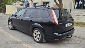 Melns Ford Focus 2011 Tallina, ar dzinēja tilpumu 1.60 L un nobraukumu 240 tūkst. km par 1499 €, foto 6 vietnē AUTOMOTO.COM.LV