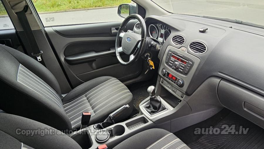 Melns Ford Focus 2011 Tallina, ar dzinēja tilpumu 1.60 L un nobraukumu 240 tūkst. km par 1499 €, foto 7 vietnē AUTOMOTO.COM.LV