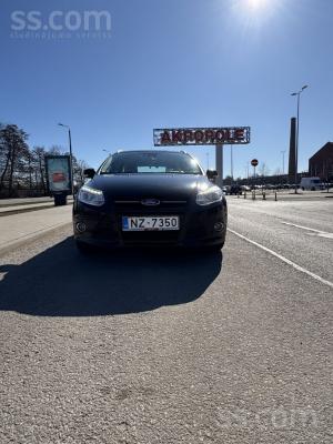 Black Ford Focus 2012 in Aizkraukle, with an engine capacity of 1.00 L and mileage of 230 thousand km for 2500 €, photo 1 on AUTOMOTO.COM.LV
