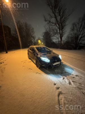 Black Ford Focus 2012 in Aizkraukle, with an engine capacity of 1.00 L and mileage of 230 thousand km for 2500 €, photo 15 on AUTOMOTO.COM.LV