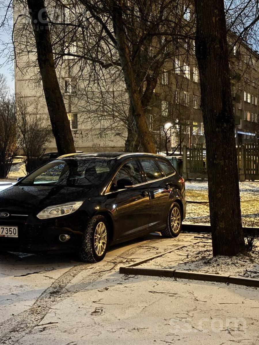 Black Ford Focus 2012 in Aizkraukle, with an engine capacity of 1.00 L and mileage of 230 thousand km for 2500 €, photo 17 on AUTOMOTO.COM.LV