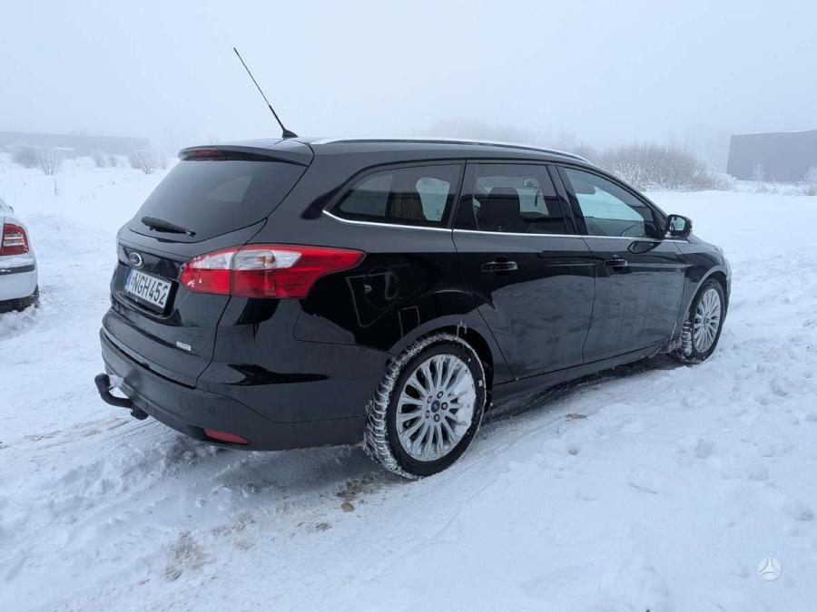 Melns Ford Focus 2012 Gargždai, ar dzinēja tilpumu 1.00 L un nobraukumu 165 tūkst. km par 3800 €, foto 4 vietnē AUTOMOTO.COM.LV