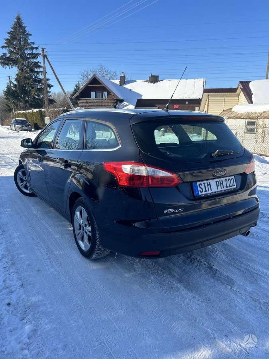 Black Ford Focus 2012 in Kaunas, with an engine capacity of 2.00 L and mileage of 245 thousand km for 3250 €, photo 3 on AUTOMOTO.COM.LV