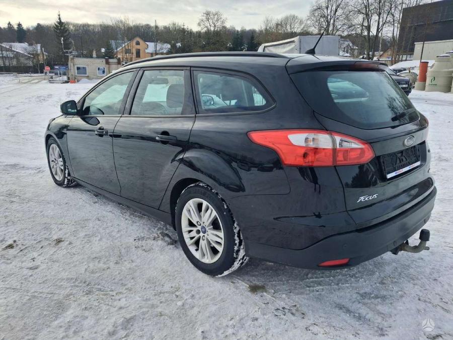 Melns Ford Focus 2012 Alīta, ar dzinēja tilpumu 1.56 L un nobraukumu 230 tūkst. km par 3350 €, foto 3 vietnē AUTOMOTO.COM.LV