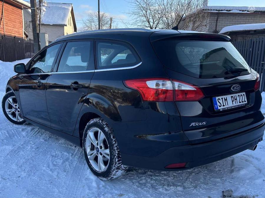 Melns Ford Focus 2012 Kauņa, ar dzinēja tilpumu 2.00 L un nobraukumu 241 tūkst. km par 2950 €, foto 3 vietnē AUTOMOTO.COM.LV