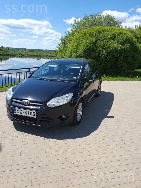 Melns Ford Focus 2012 Daugavpils, ar dzinēja tilpumu 1.60 L un nobraukumu 386 tūkst. km par 2400 €, foto 1 vietnē AUTOMOTO.COM.LV