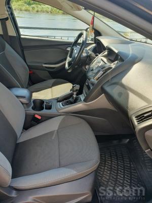 Melns Ford Focus 2012 Daugavpils, ar dzinēja tilpumu 1.60 L un nobraukumu 386 tūkst. km par 2400 €, foto 6 vietnē AUTOMOTO.COM.LV