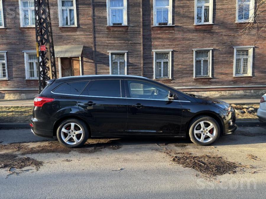 Melns Ford Focus 2012 Rīga, ar dzinēja tilpumu 1.00 L un nobraukumu 0 tūkst. km par 2990 €, foto 5 vietnē AUTOMOTO.COM.LV