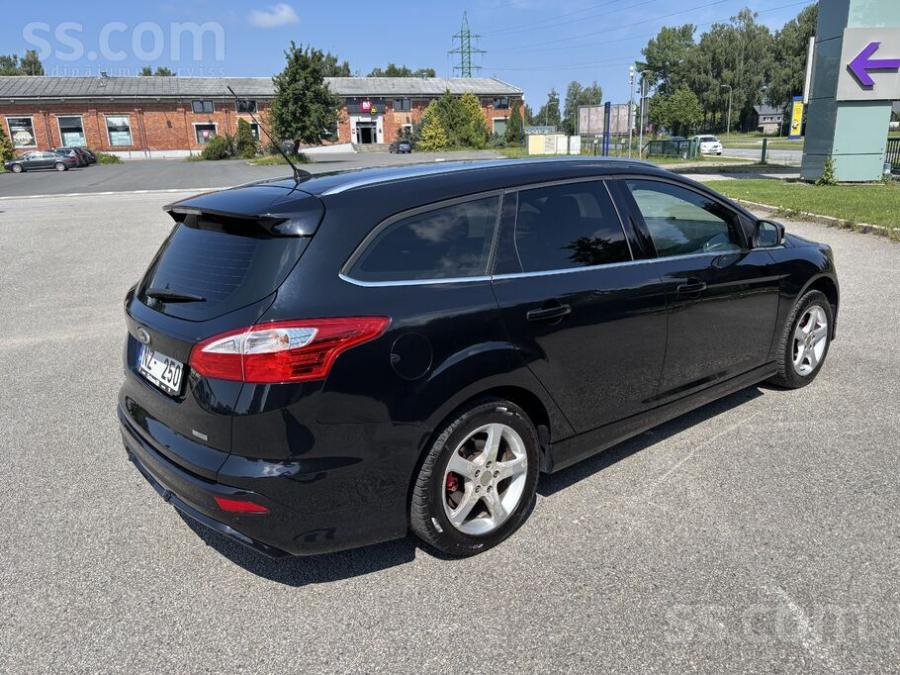 Black Ford Focus 2012 in Riga, with an engine capacity of 1.00 L and mileage of 0 thousand km for 3500 €, photo 5 on AUTOMOTO.COM.LV