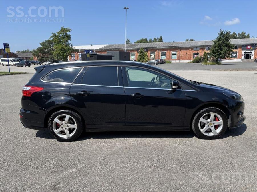 Black Ford Focus 2012 in Riga, with an engine capacity of 1.00 L and mileage of 0 thousand km for 3500 €, photo 6 on AUTOMOTO.COM.LV