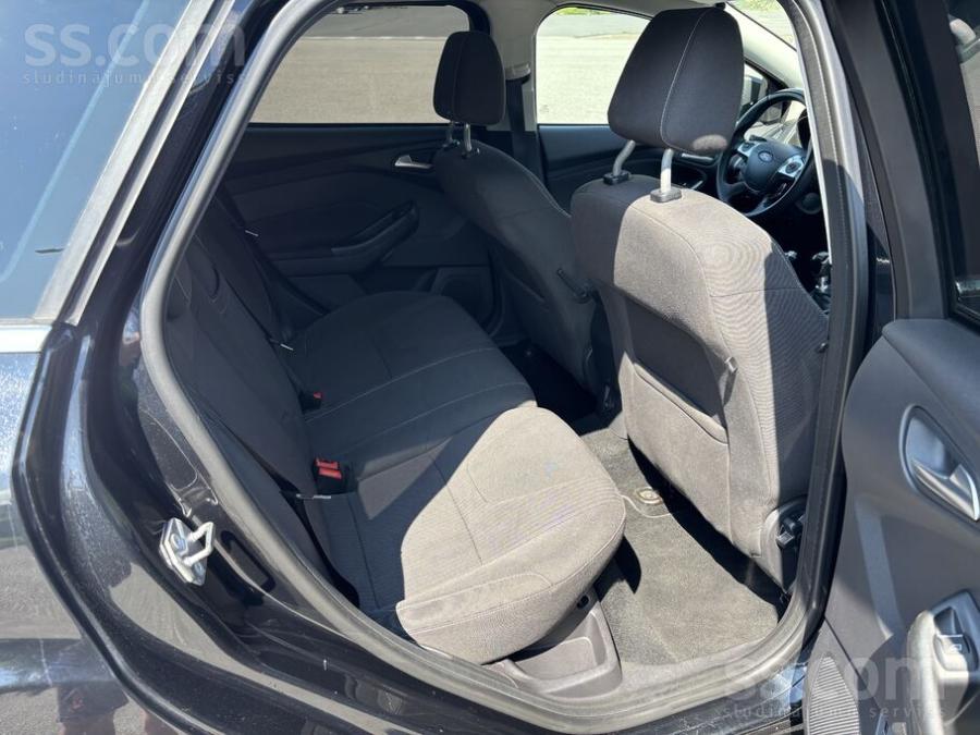 Black Ford Focus 2012 in Riga, with an engine capacity of 1.00 L and mileage of 0 thousand km for 3500 €, photo 13 on AUTOMOTO.COM.LV