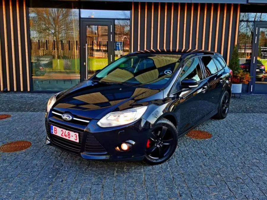 Black Ford Focus 2012 in Riga, with an engine capacity of 1.60 L and mileage of 231 thousand km for 5990 €, photo 4 on AUTOMOTO.COM.LV