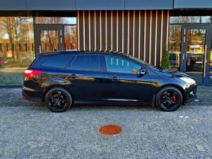 Black Ford Focus 2012 in Riga, with an engine capacity of 1.60 L and mileage of 231 thousand km for 5990 €, photo 7 on AUTOMOTO.COM.LV