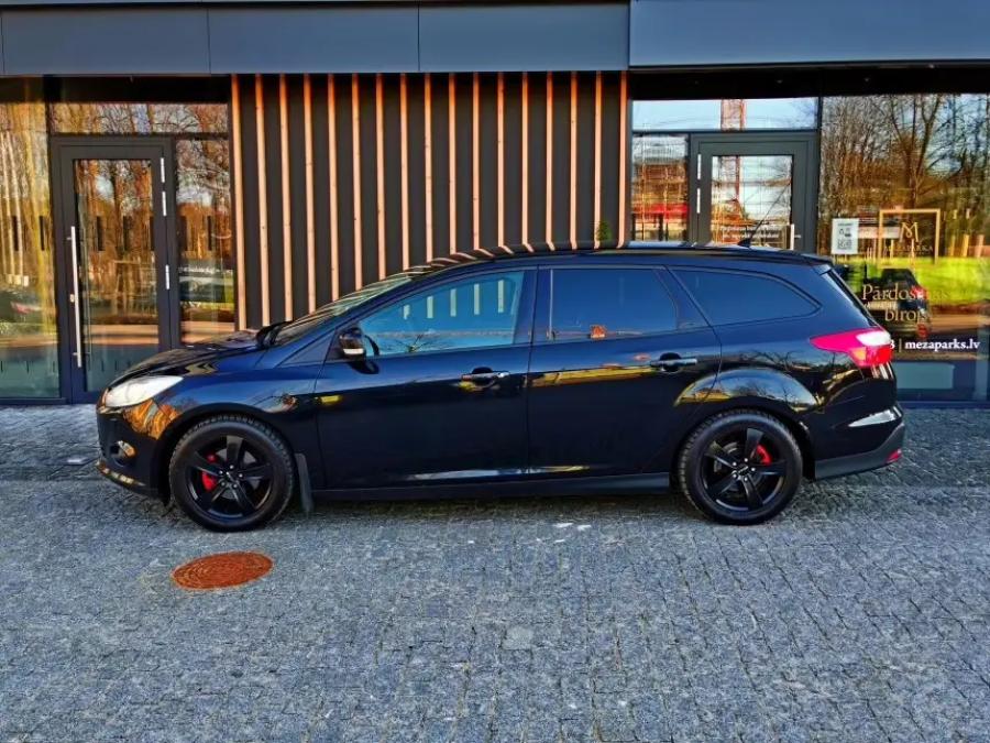 Black Ford Focus 2012 in Riga, with an engine capacity of 1.60 L and mileage of 231 thousand km for 5990 €, photo 8 on AUTOMOTO.COM.LV