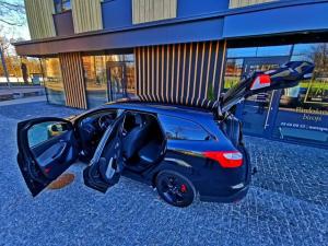 Black Ford Focus 2012 in Riga, with an engine capacity of 1.60 L and mileage of 231 thousand km for 5990 €, photo 9 on AUTOMOTO.COM.LV