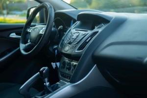 Black Ford Focus 2012 in Grobiņa, with an engine capacity of 1.60 L and mileage of 262 thousand km for 4450 €, photo 10 on AUTOMOTO.COM.LV