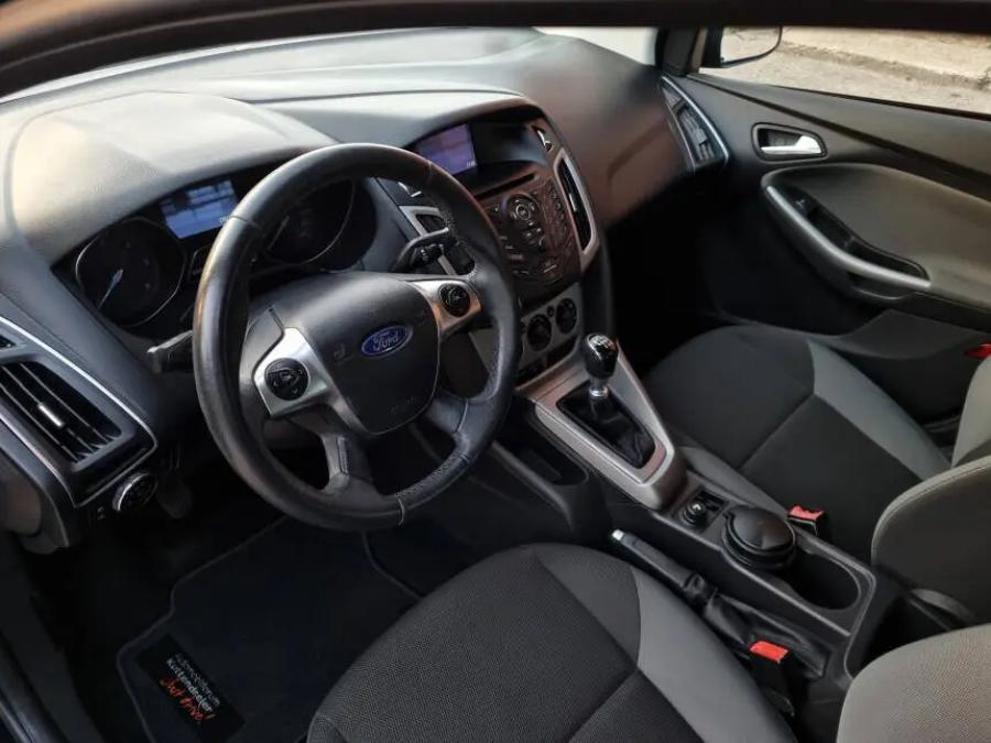 Black Ford Focus 2012 in Jekabpils, with an engine capacity of 1.60 L and mileage of 278 thousand km for 4750 €, photo 13 on AUTOMOTO.COM.LV