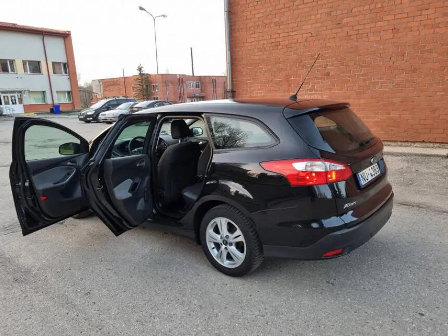 Black Ford Focus 2012 in Jekabpils, with an engine capacity of 1.60 L and mileage of 278 thousand km for 4750 €, photo 16 on AUTOMOTO.COM.LV