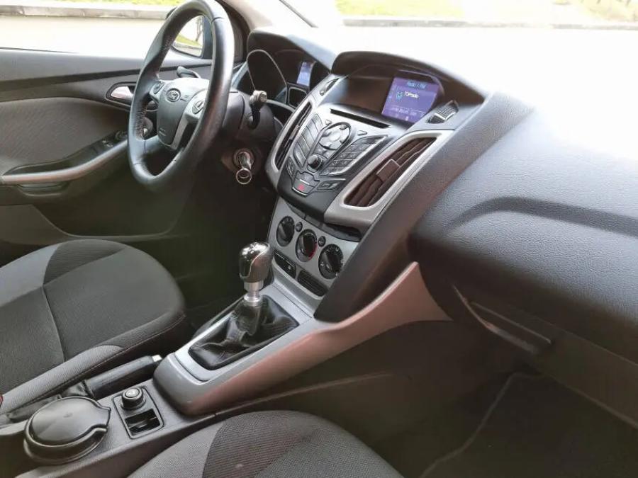 Black Ford Focus 2012 in Jekabpils, with an engine capacity of 1.60 L and mileage of 278 thousand km for 4750 €, photo 22 on AUTOMOTO.COM.LV