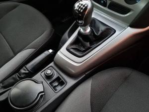 Black Ford Focus 2012 in Jekabpils, with an engine capacity of 1.60 L and mileage of 278 thousand km for 4750 €, photo 24 on AUTOMOTO.COM.LV