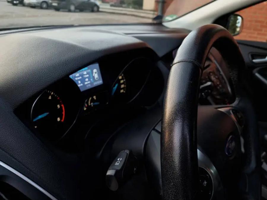 Black Ford Focus 2012 in Jekabpils, with an engine capacity of 1.60 L and mileage of 278 thousand km for 4750 €, photo 25 on AUTOMOTO.COM.LV