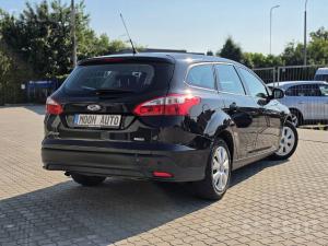 Black Ford Focus 2012 in Liepaja, with an engine capacity of 1.60 L and mileage of 309 thousand km for 3495 €, photo 3 on AUTOMOTO.COM.LV