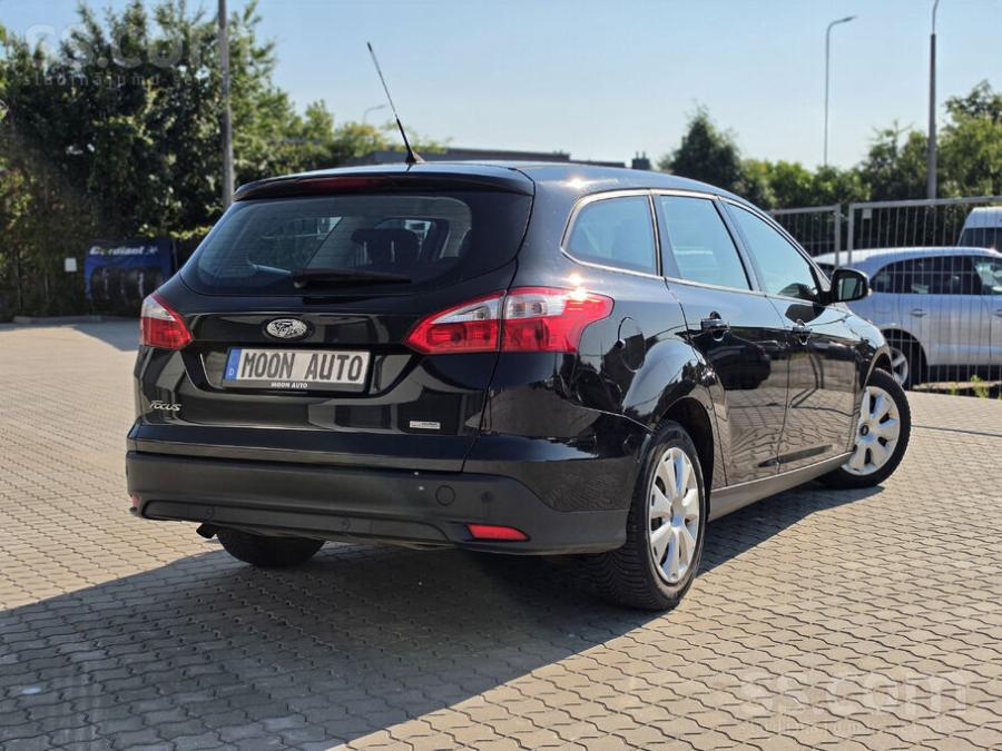 Black Ford Focus 2012 in Liepaja, with an engine capacity of 1.60 L and mileage of 309 thousand km for 3495 €, photo 3 on AUTOMOTO.COM.LV