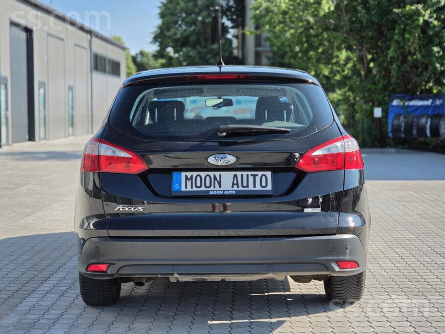 Black Ford Focus 2012 in Liepaja, with an engine capacity of 1.60 L and mileage of 309 thousand km for 3495 €, photo 8 on AUTOMOTO.COM.LV