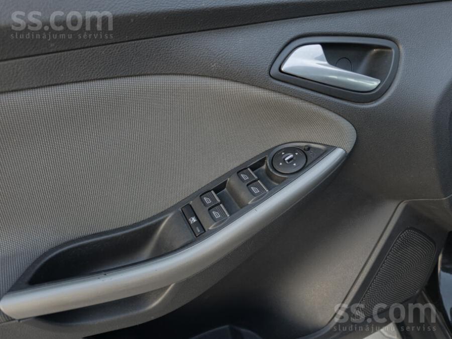 Black Ford Focus 2012 in Liepaja, with an engine capacity of 1.60 L and mileage of 309 thousand km for 3495 €, photo 18 on AUTOMOTO.COM.LV
