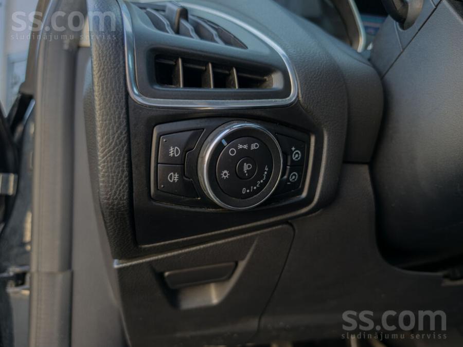 Black Ford Focus 2012 in Liepaja, with an engine capacity of 1.60 L and mileage of 309 thousand km for 3495 €, photo 19 on AUTOMOTO.COM.LV