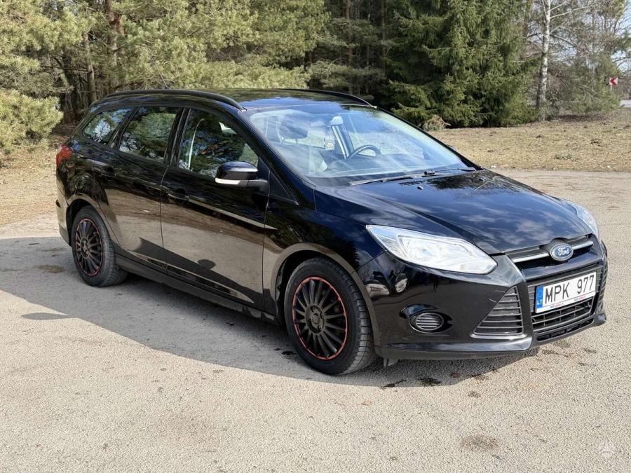 Black Ford Focus 2012 in Birzai, with an engine capacity of 1.60 L and mileage of 326 thousand km for 1500 €, photo 3 on AUTOMOTO.COM.LV