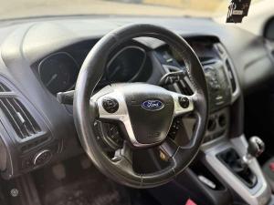 Black Ford Focus 2012 in Birzai, with an engine capacity of 1.60 L and mileage of 326 thousand km for 1500 €, photo 7 on AUTOMOTO.COM.LV